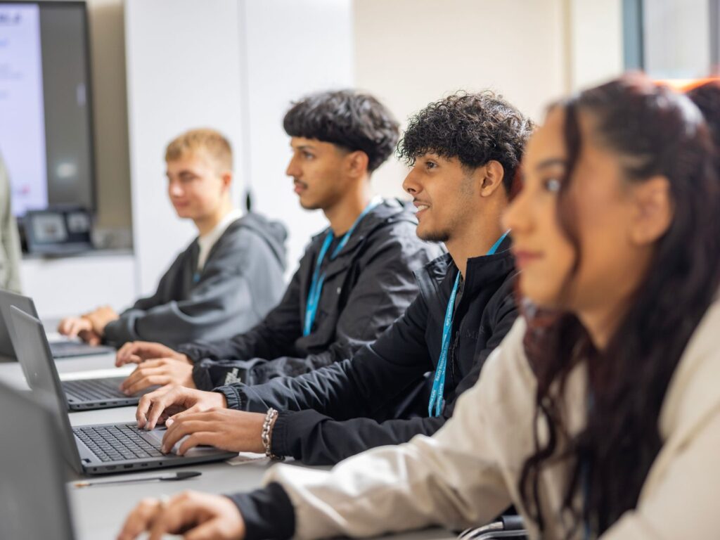 About BMet - BMet College